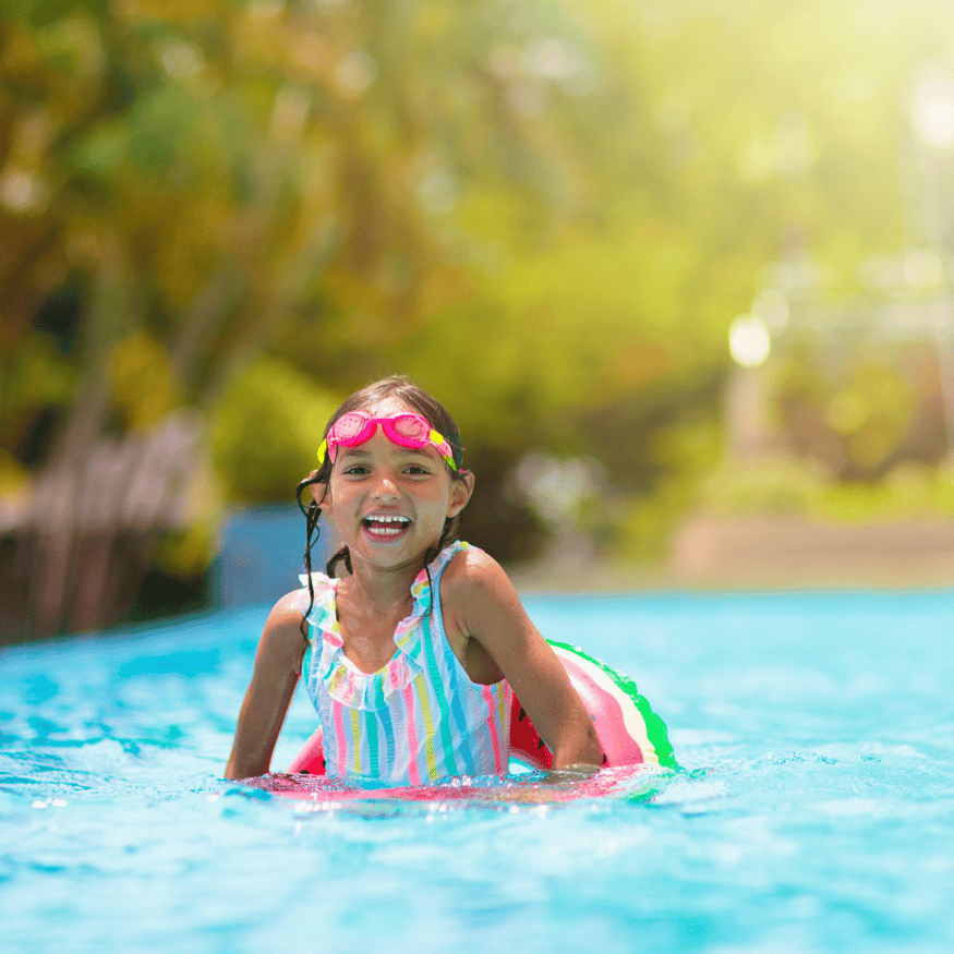 How to Take the Best Poolside Photos of Your Kids This Summer