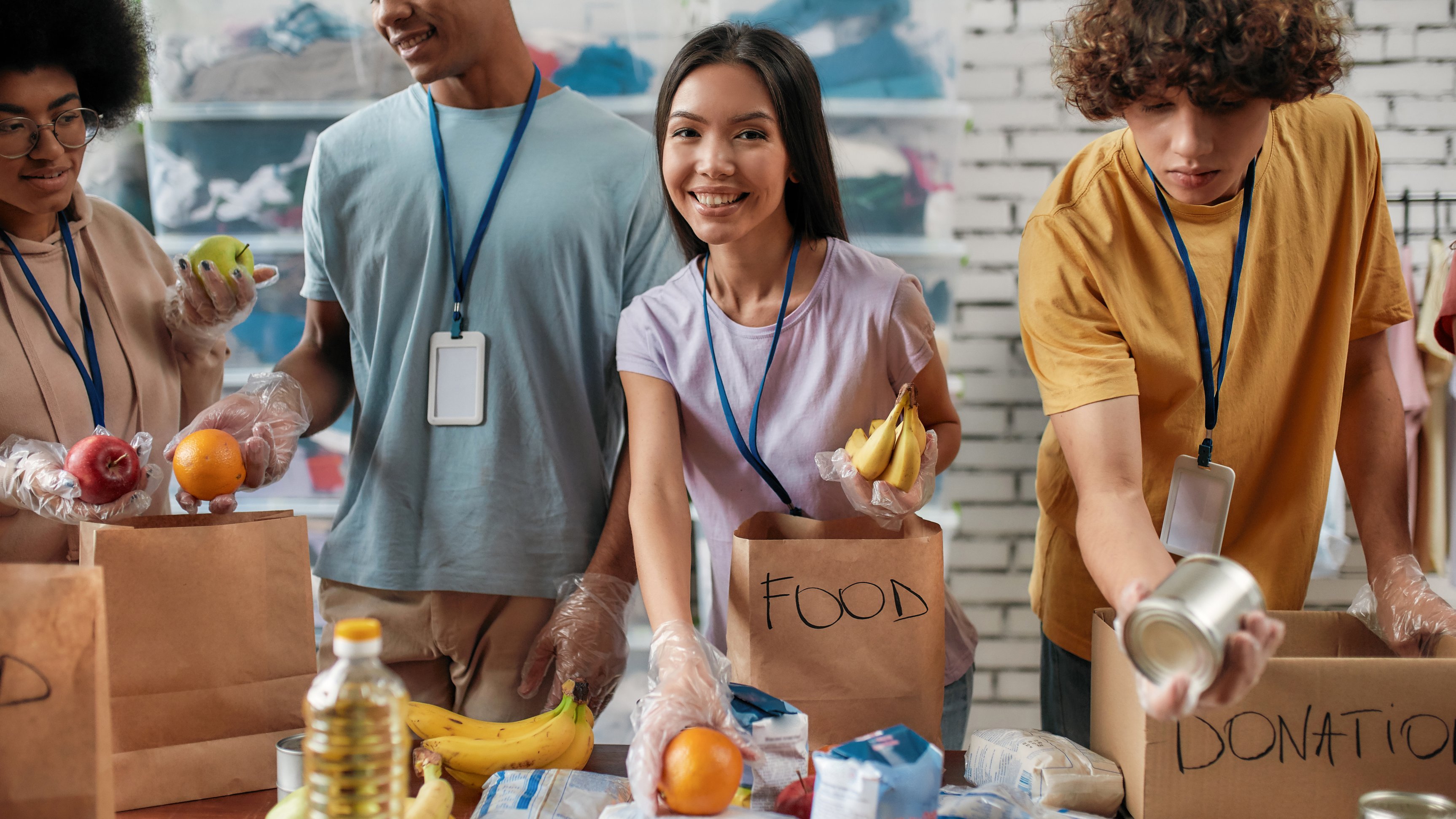10 Ways Your Family Can Give Back to Your Community 10 Ways Your Family Can Give Back to Your Community